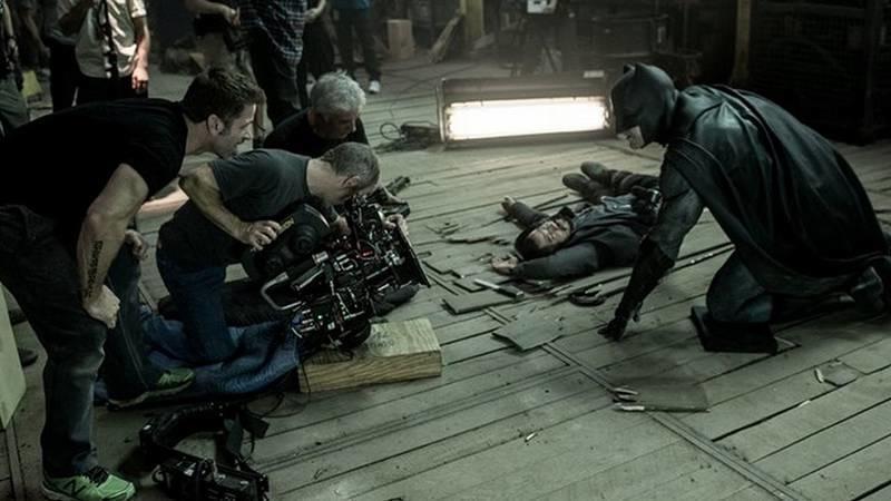 Zack Snyder Reveals the Stupid Reason Batman v Superman Kept Getting ...