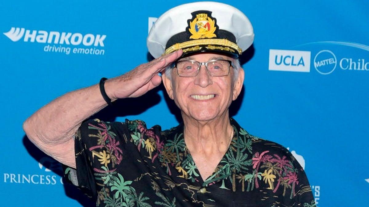 Gavin MacLeod, Love Boat's Captain Stubing, Dies at 90 - ComicBook.com