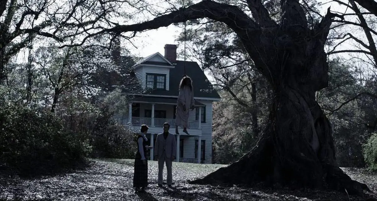 The Conjuring: Documentary Crew Stayed in House That Inspired Movie and ...