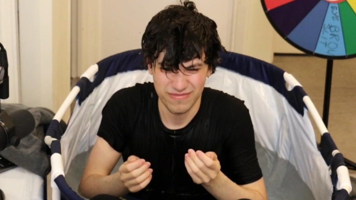 GeorgeNotFound Surprises Minecraft Fans With Twitch Hot Tub Stream ...