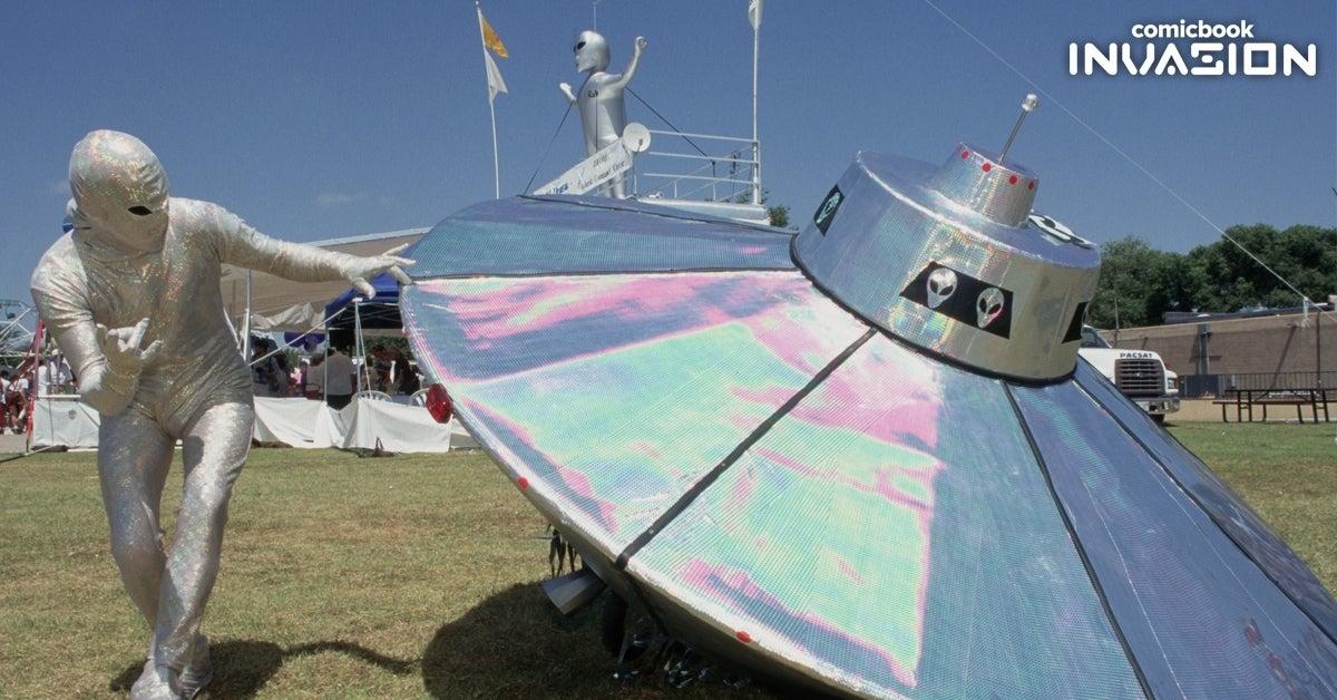 Former Pilot Says Navy Observed UFOs Every Day for "At Least a Couple ...