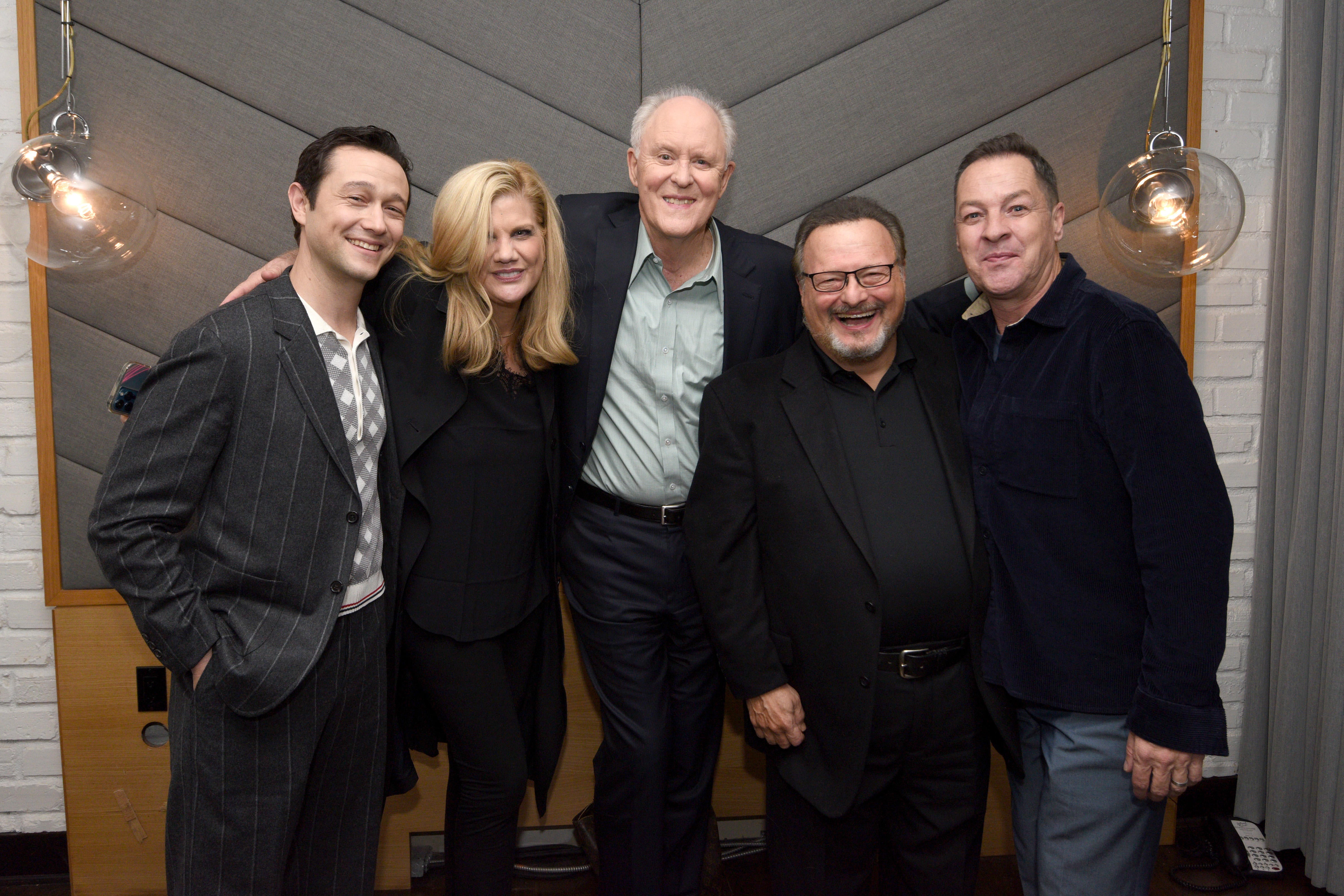 Iconic NBC Sitcom Cast Reunited 25 Years After Series Premiere ...