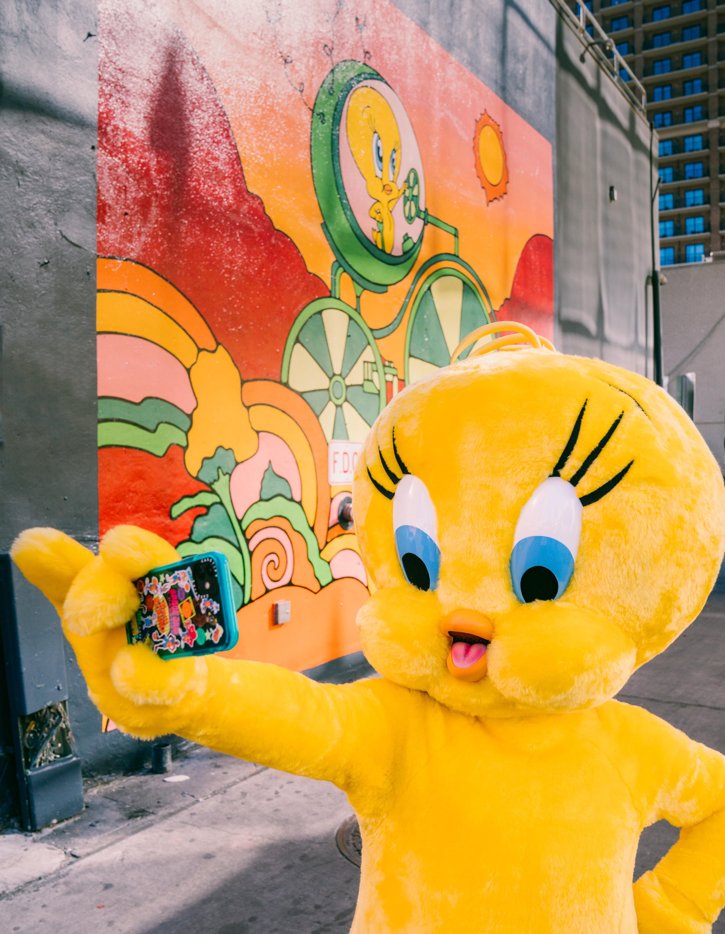 Tweety's 80th Anniversary Being Celebrated With Murals Around The World ...