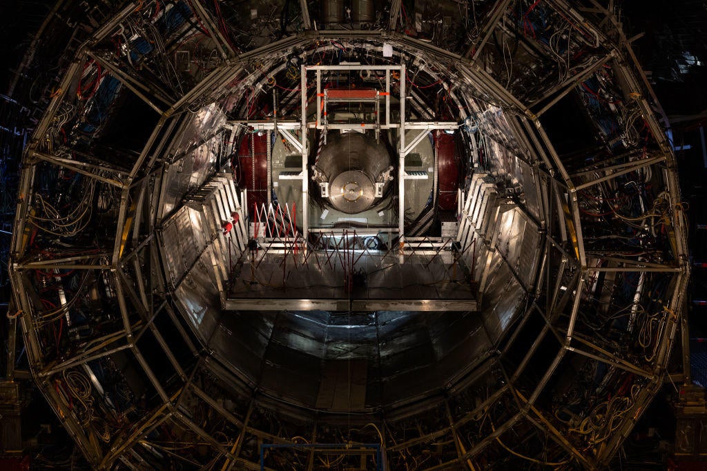 CERN's Large Hadron Collider Has the Internet Hoping for Better ...