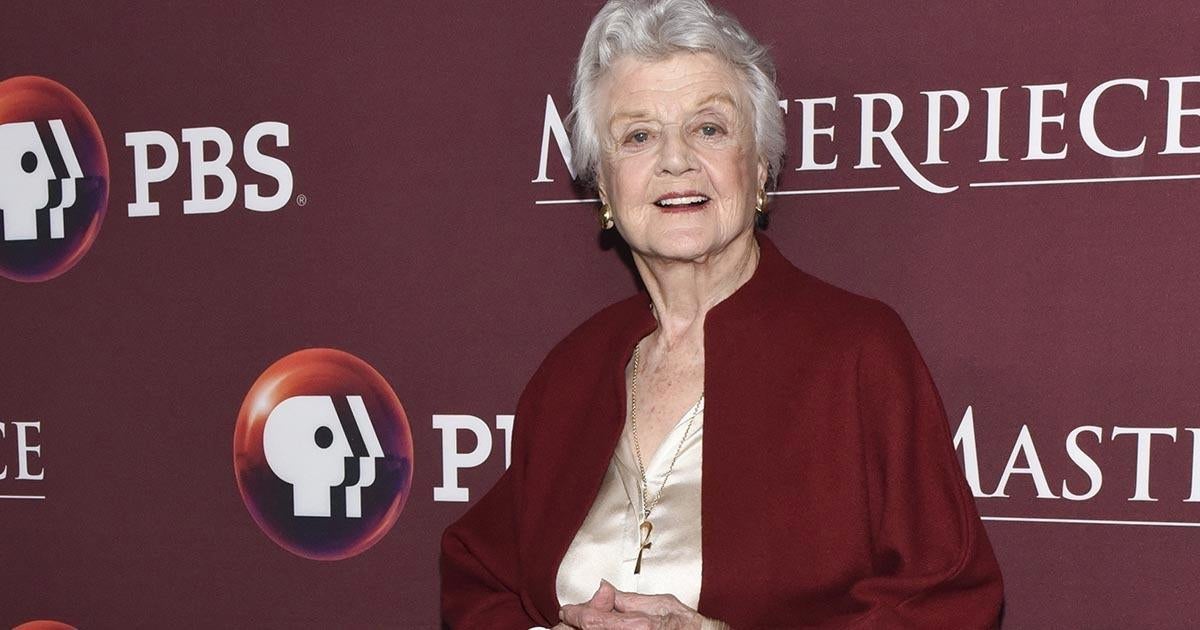 Angela Lansbury, Murder, She Wrote Star and Oscar Nominee, Dead at 96 ...