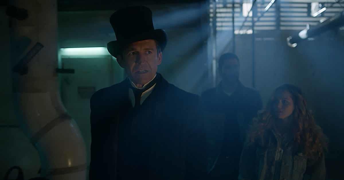 DC's Stargirl: The Shade Returns in "Frenemies Chapter Seven: Infinity ...