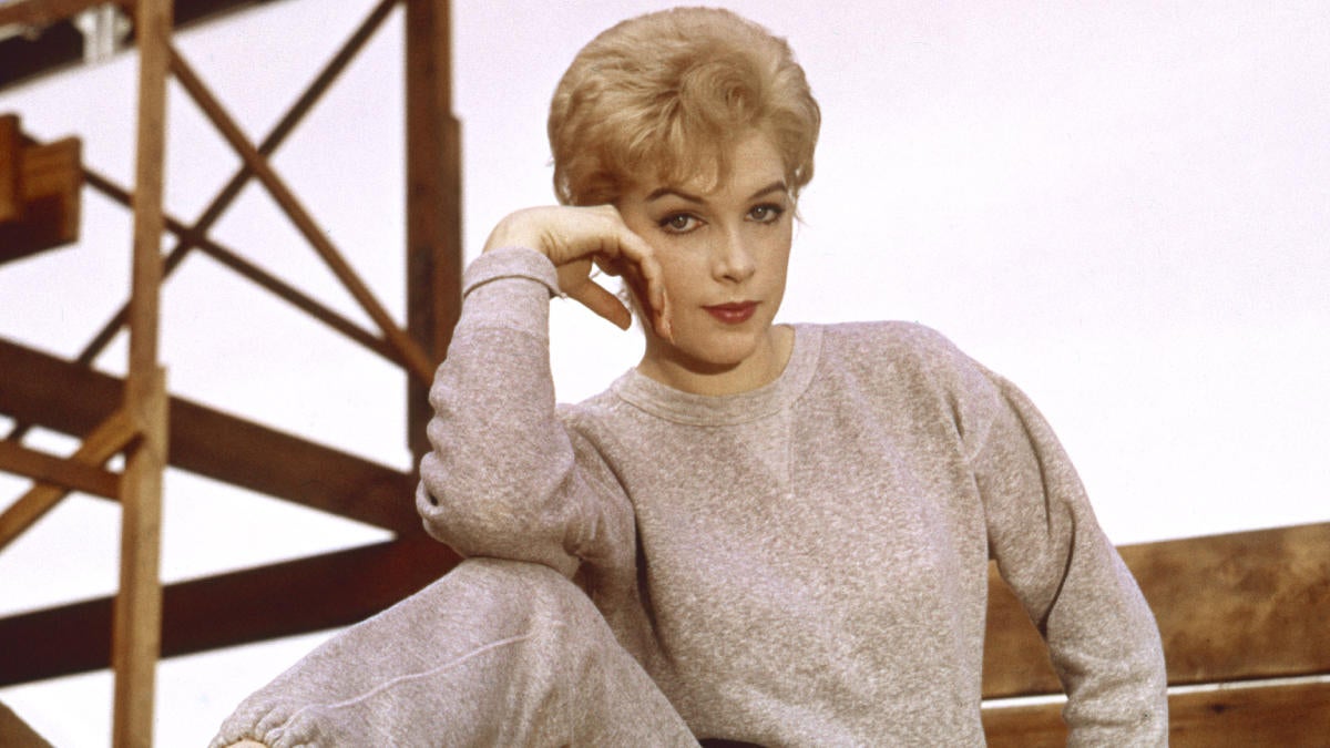 Stella Stevens, The Nutty Professor and Wonder Woman Star, Dead at 84 ...