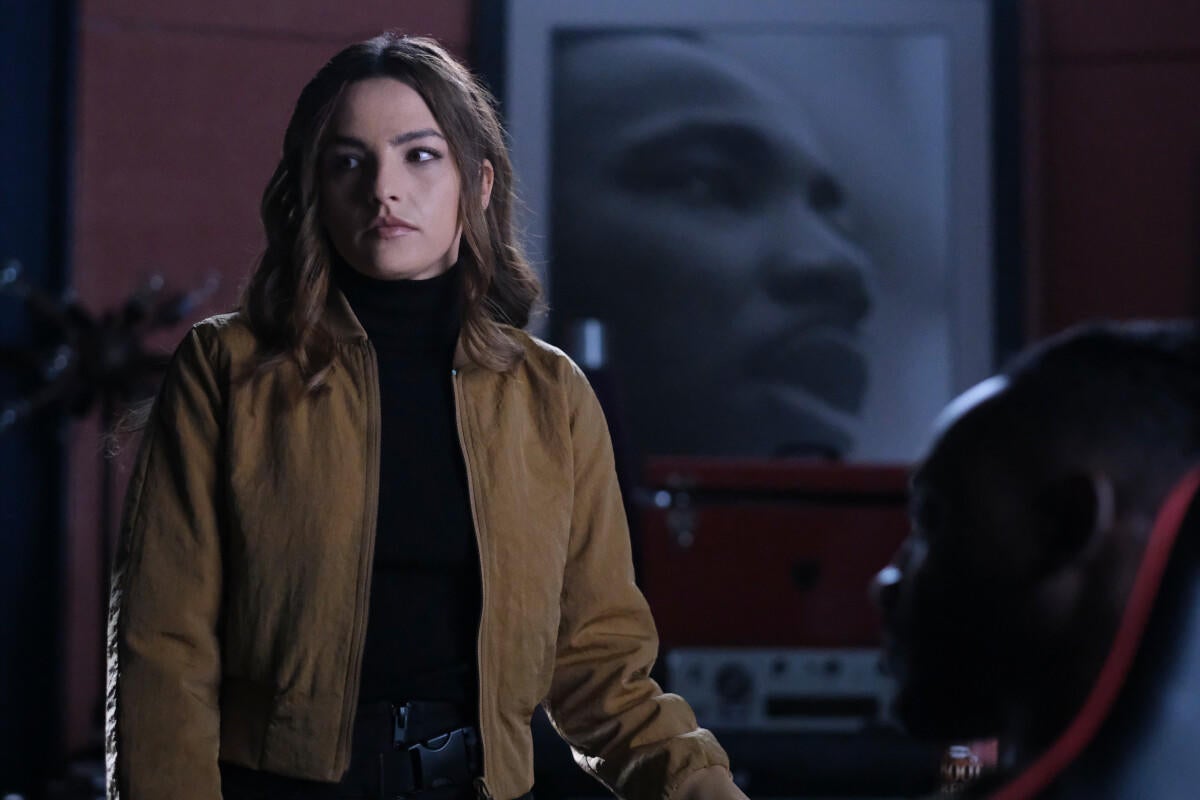The Flash Star Kayla Compton Directs in "A New World Part Two" Synopsis ...