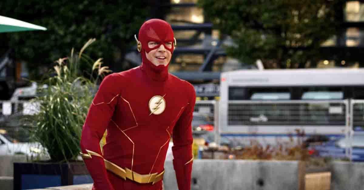 The Flash Star Grant Gustin Hangs Up His Costume for the Last Time as ...
