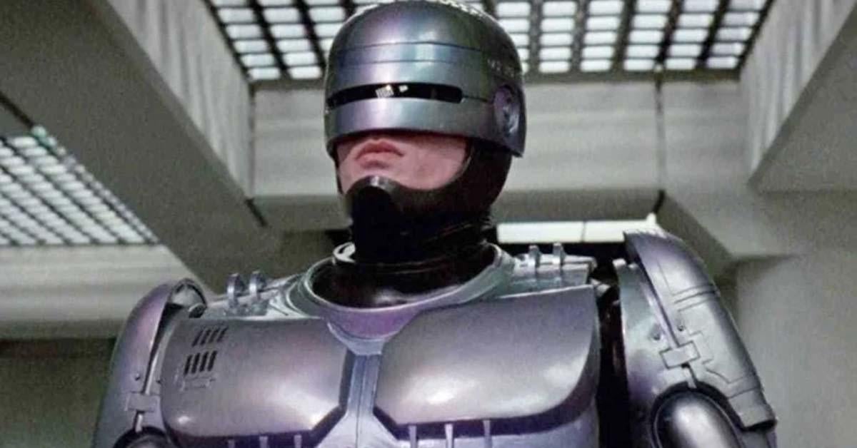 14 Years After Its Viral Tweet Origin, a Bronze RoboCop Statue Has ...