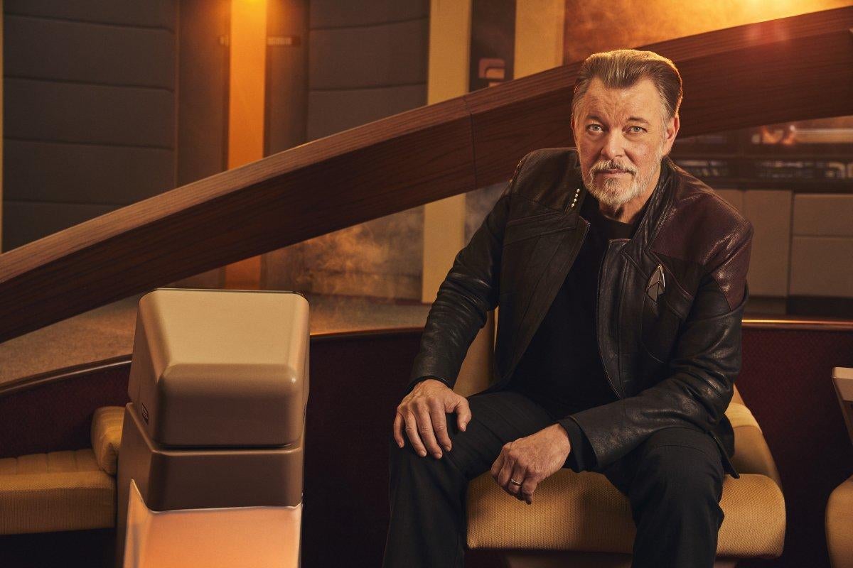 Star Trek: Resurgence Brings Back Jonathan Frakes as William Riker ...