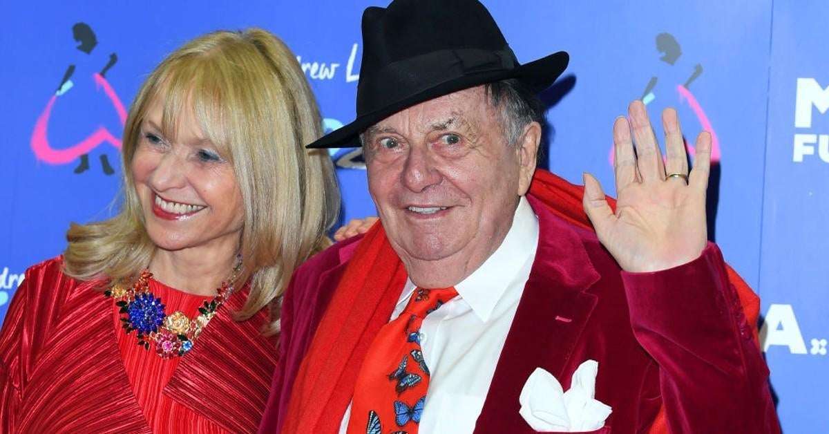 Barry Humphries, Finding Nemo and The Hobbit Voice Actor, Dies at 89 ...