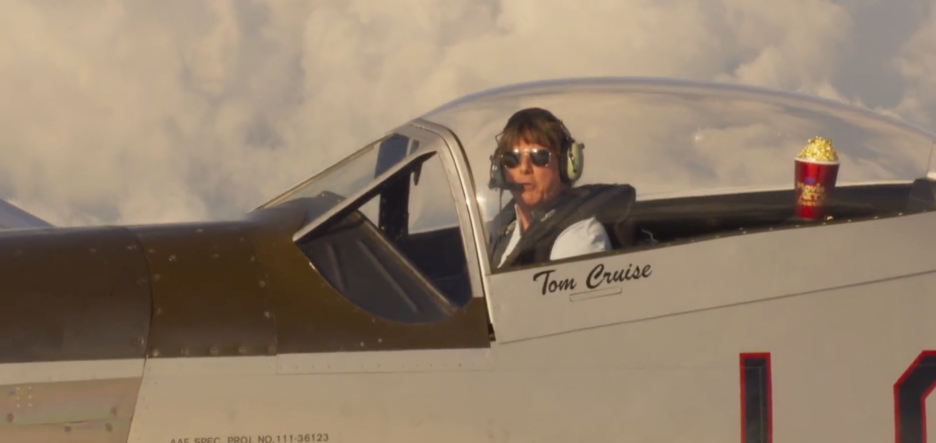 Tom Cruise Accepts Best Performance Award Flying a Plane in Ridiculous ...