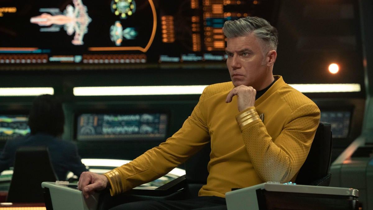 Star Trek: Strange New Worlds Anson Mount Talks Pike's "Great Dad ...