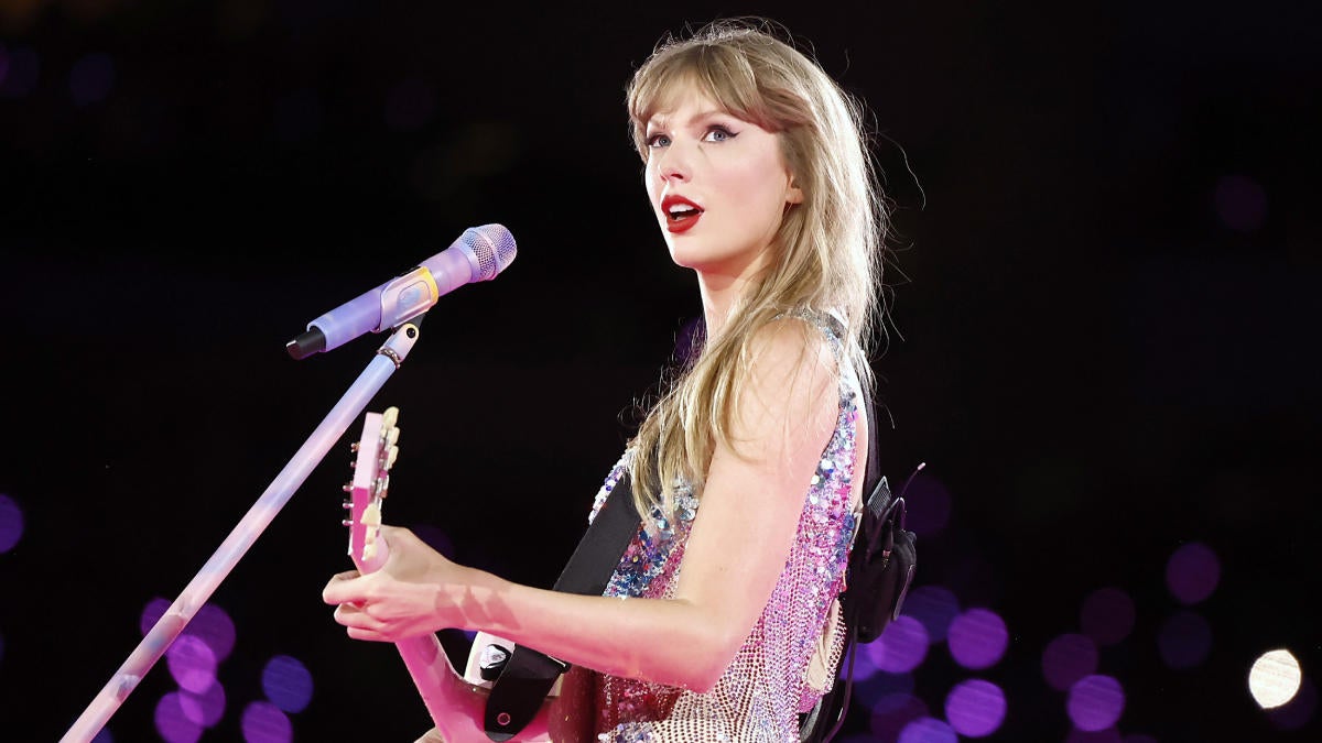 Deadpool 3 Director Shawn Levy Compares Taylor Swift to Steven ...