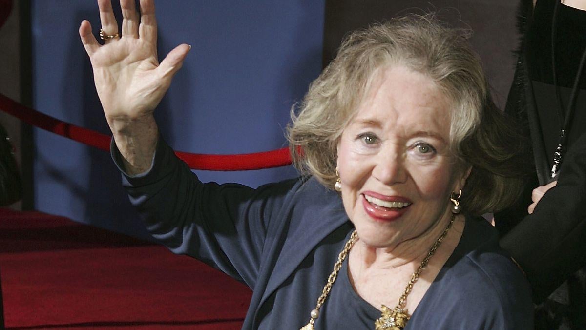 Glynis Johns, Mrs. Banks in Disney's Mary Poppins, Dead at 100 - ComicBook.com