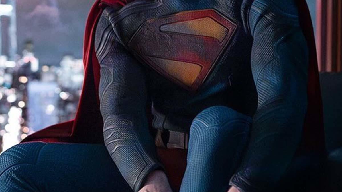 Superman Costume Reveal Confirms the Status of the Man of Steel's ...