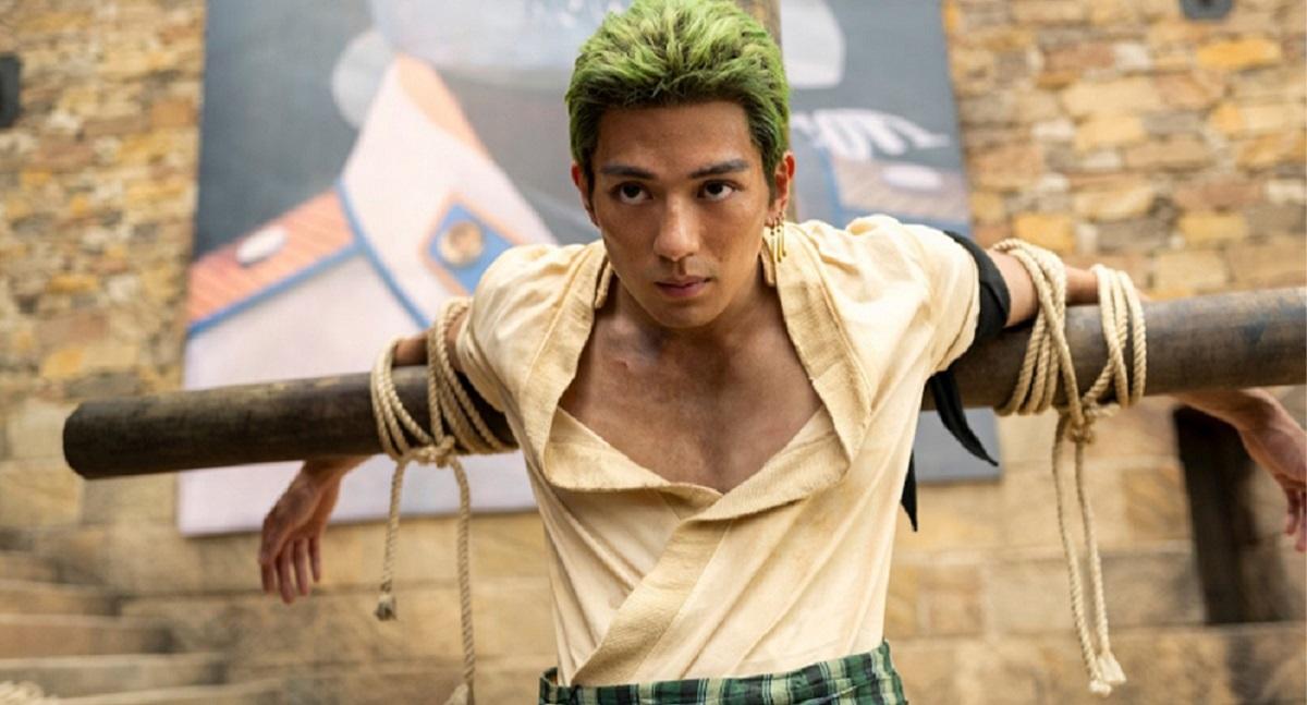 Netflix's One Piece: Mackenyu Channels Zoro's Workout in Buff New Photo ...