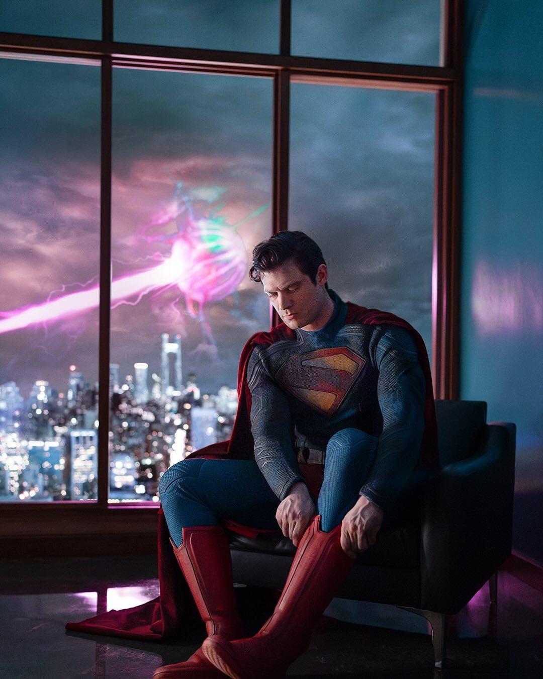 Superman: James Gunn Reveals David Corenswet's New Costume With Epic ...