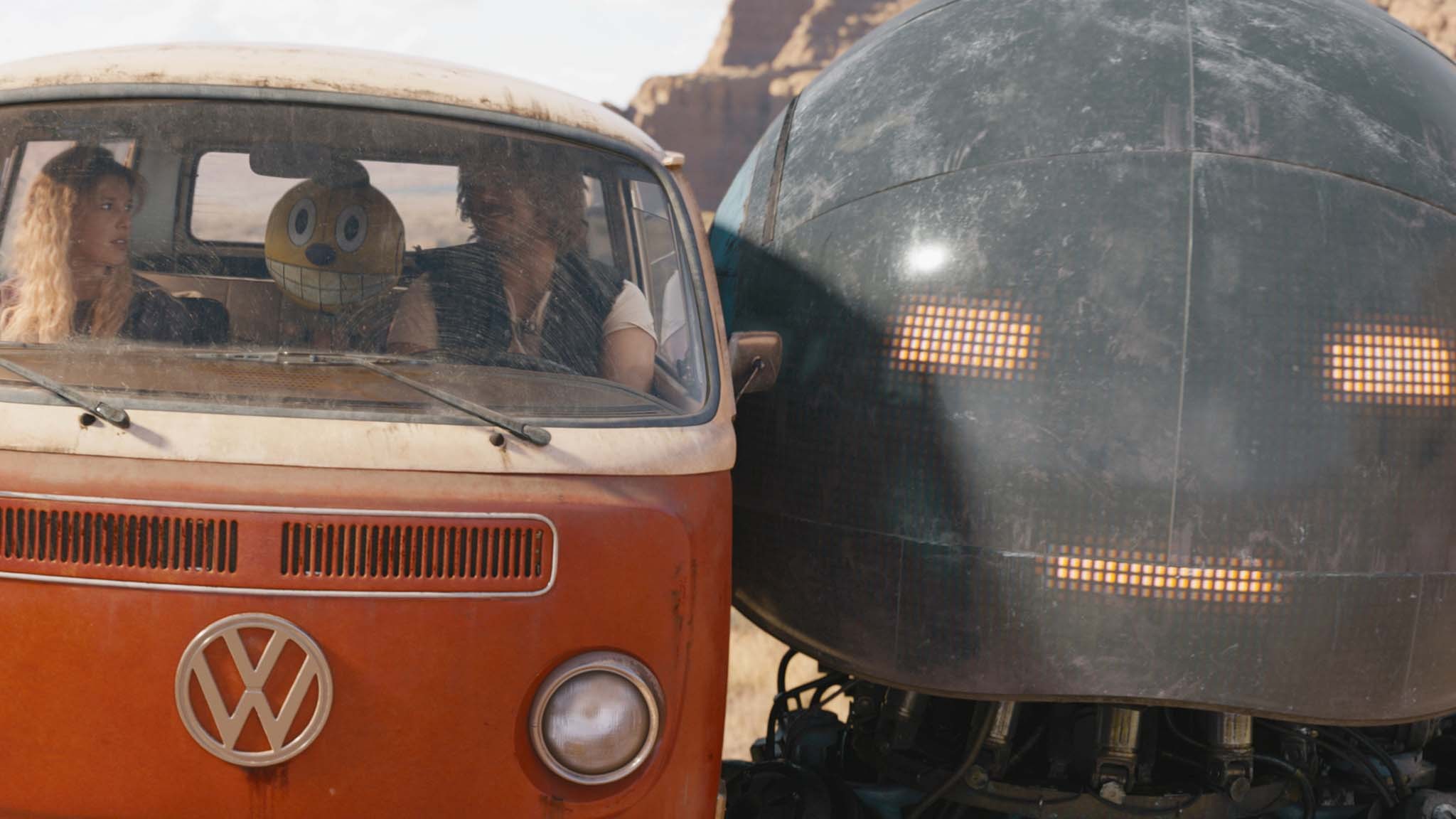 The Electric State Trailer Reveals Russo Brothers Wildest Netflix Movie ...