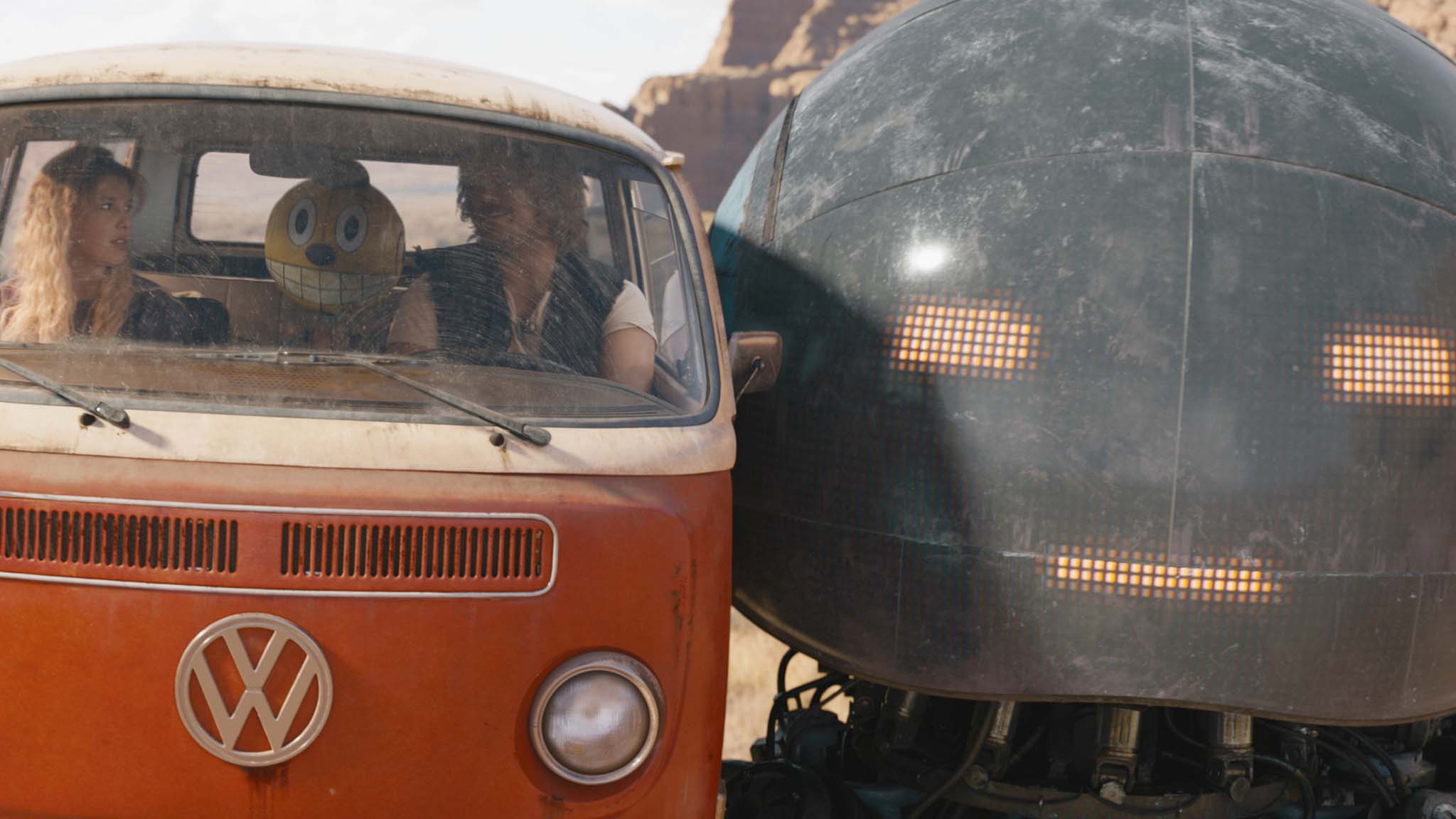 The Electric State Trailer Reveals Russo Brothers Wildest Netflix Movie ...