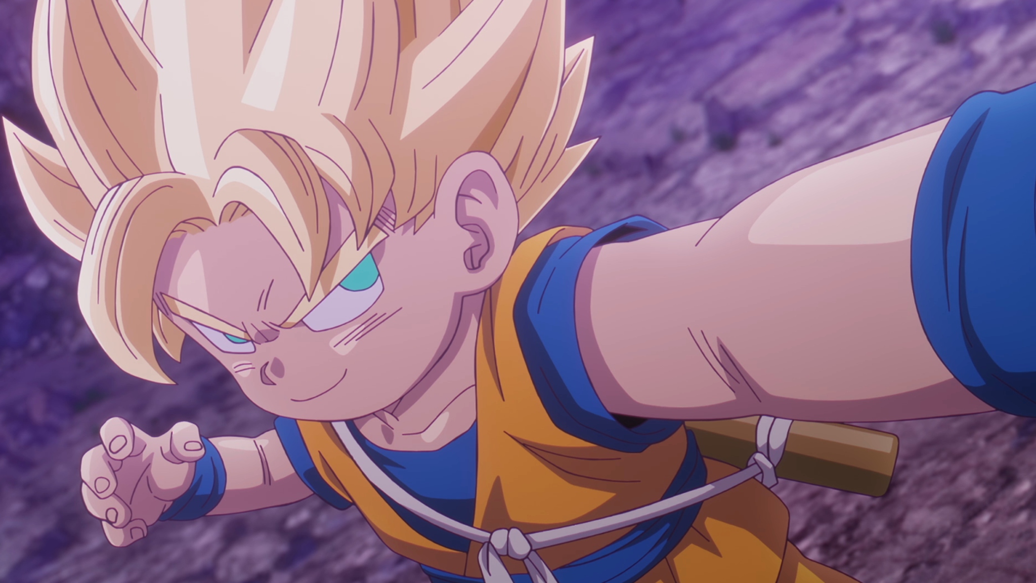 Dragon Ball Cosplay Defies Gravity With Goku's Super Saiyan Hair ...