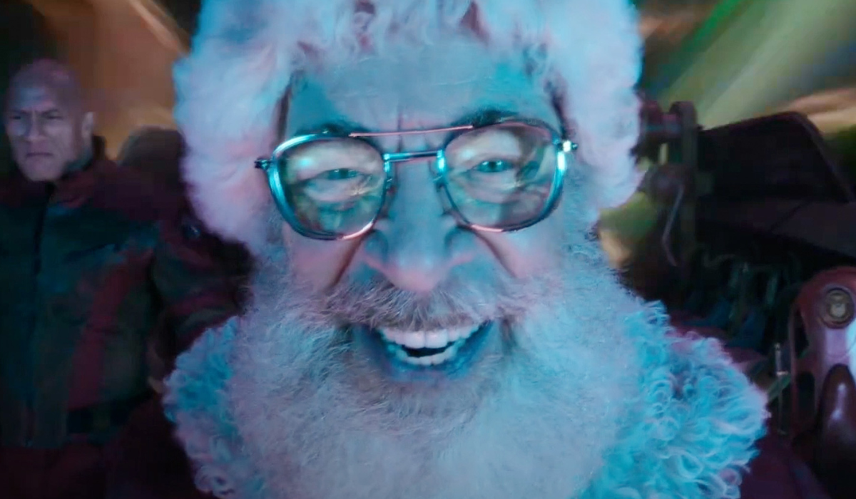 Red One Ending Hilariously Reveals How Santa Claus Can Deliver All ...