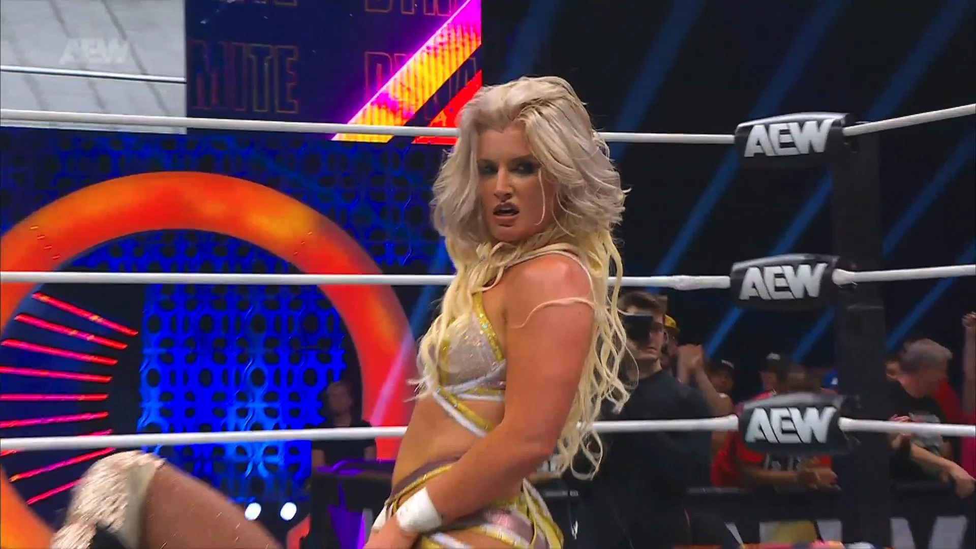 AEW Fans Are Loving Toni Storm's Uncanny Mariah May Cosplay