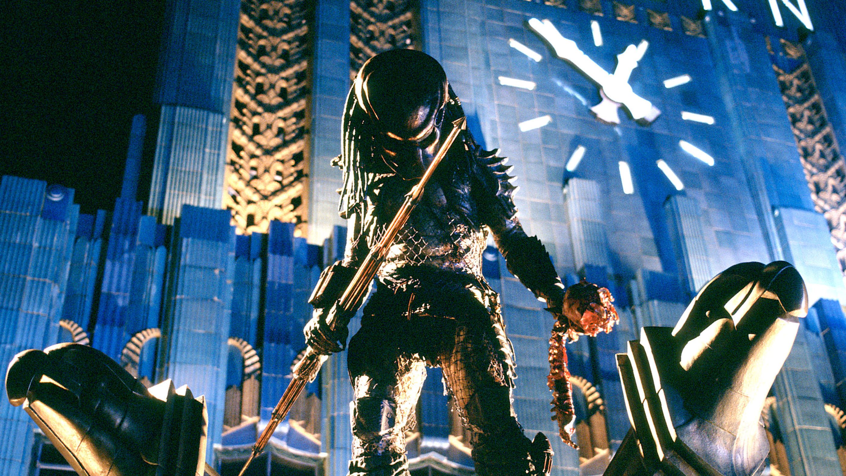 10 Coolest Predator Movie Weapons Ranked (And How Powerful They Really ...
