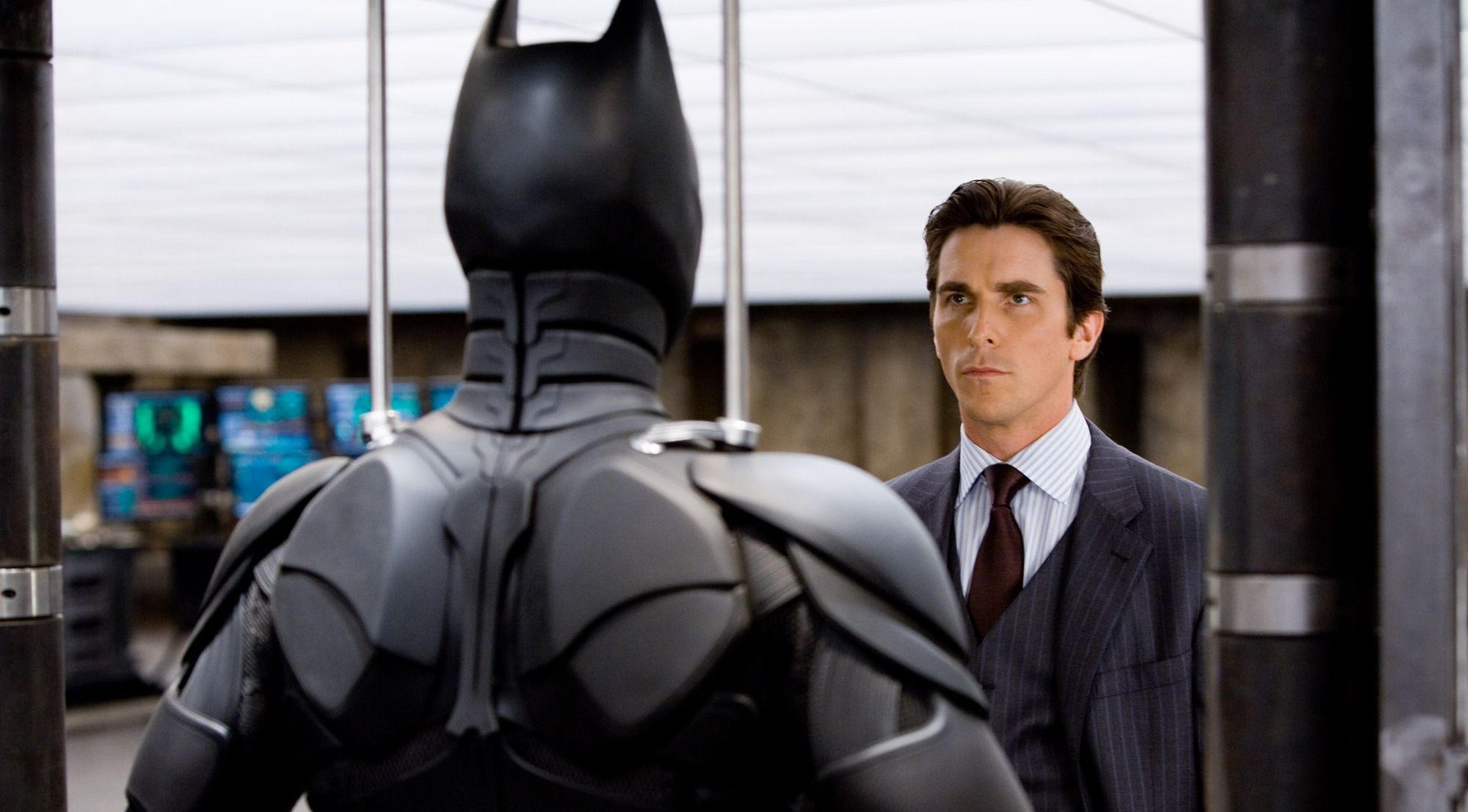 The Dark Knight’s Upgraded Batsuit Fixed a 20-Year-Old Complaint ...