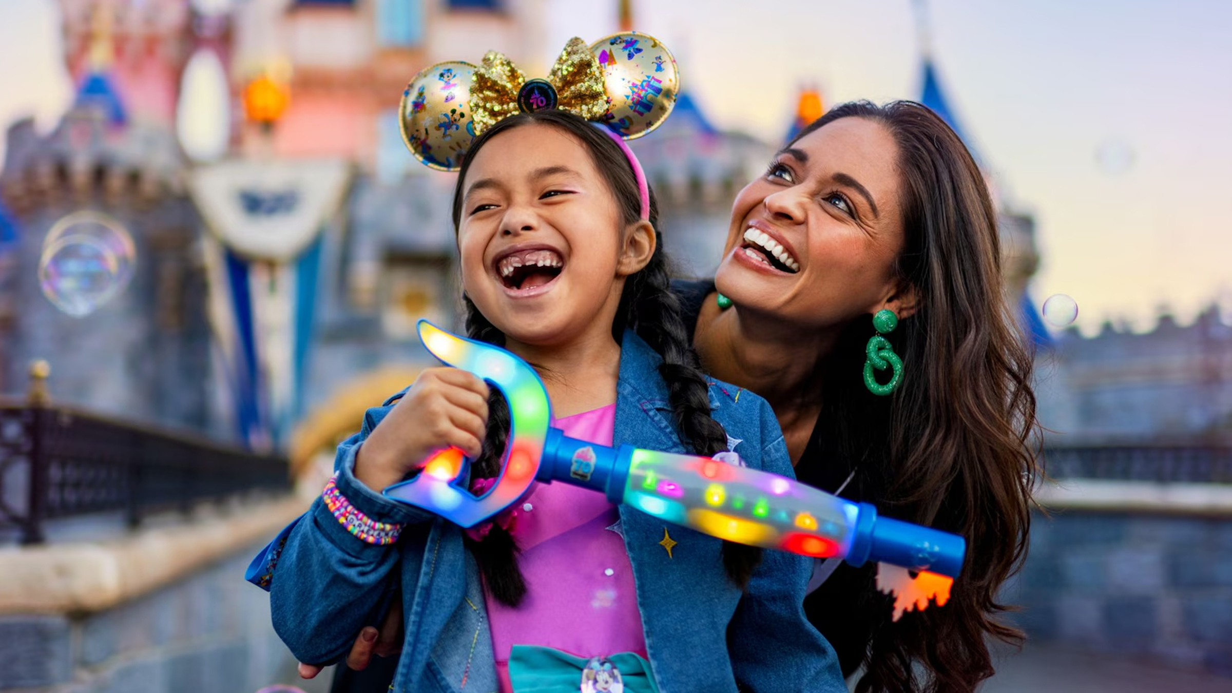 Disneyland Just Launched Its Own Infinity Gauntlet-Like Collectible for ...