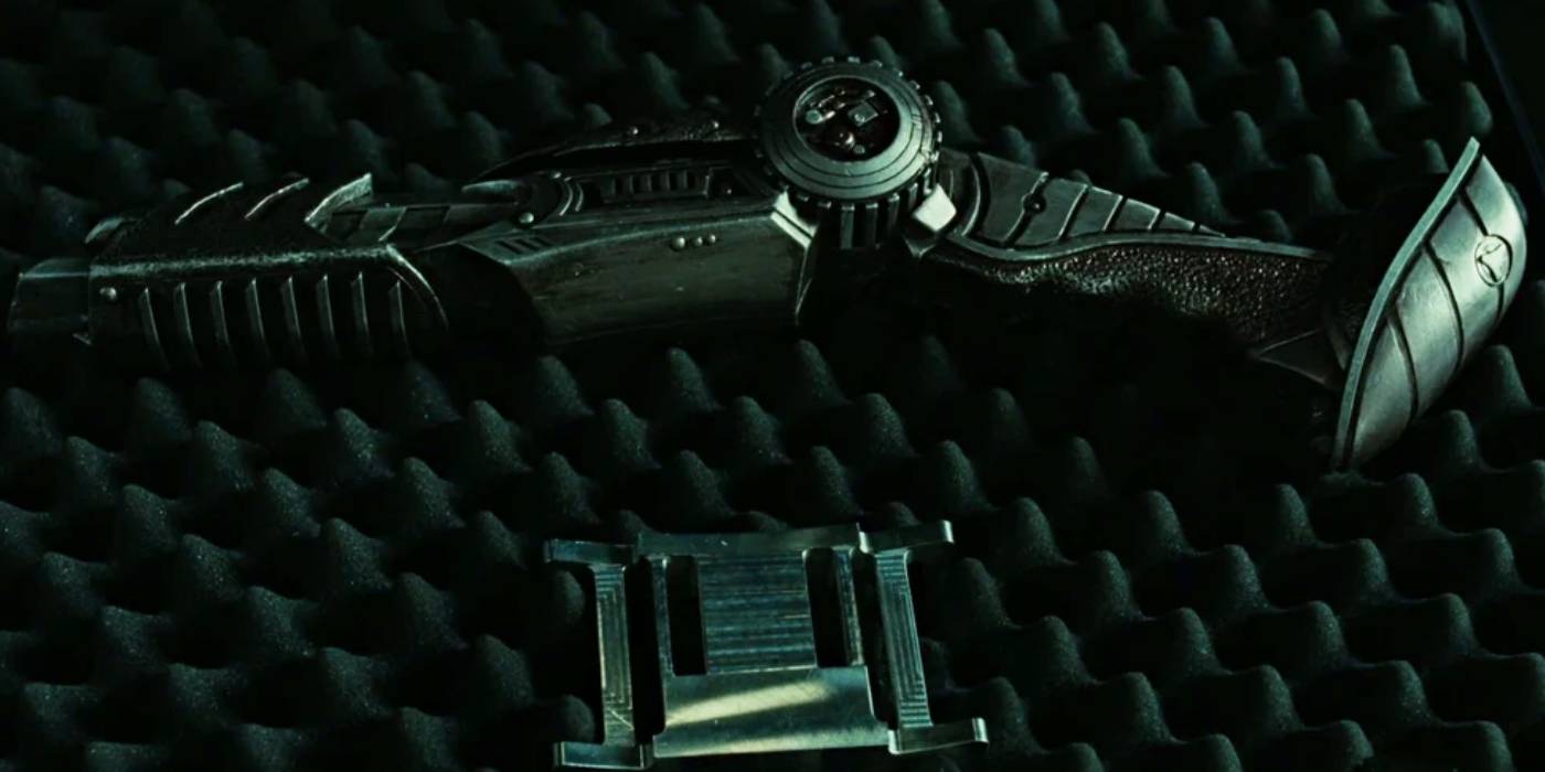 10 Coolest Predator Movie Weapons Ranked (And How Powerful They Really ...