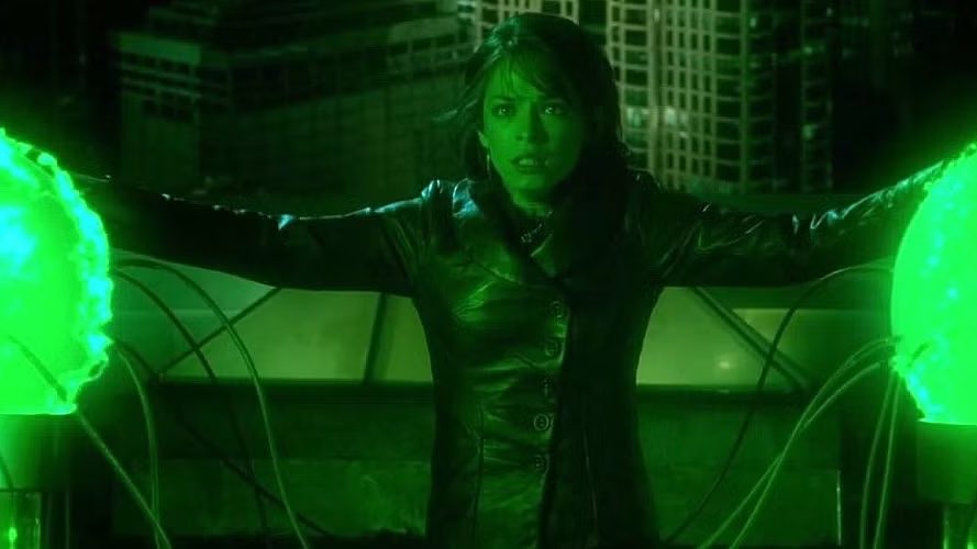 The 10 Craziest Uses for Kryptonite in Smallville - ComicBook.com