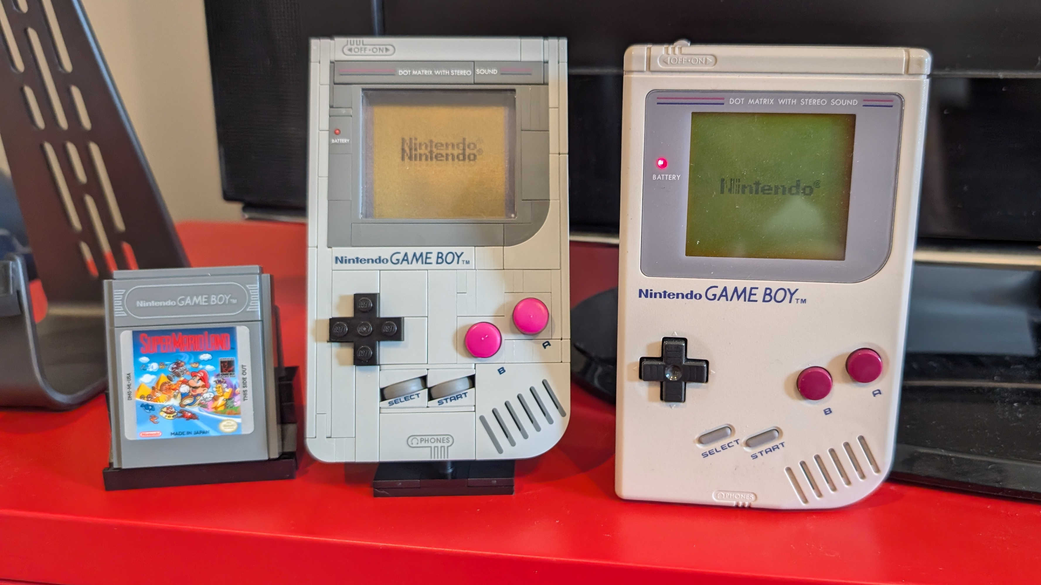 LEGO Nintendo Game Boy Set Reviewed Alongside The Real Thing ...