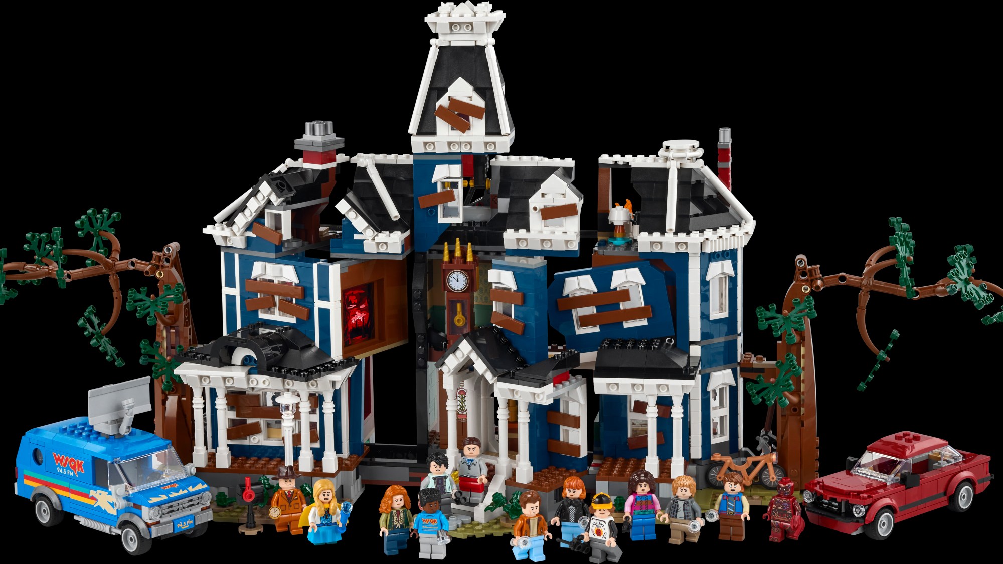 LEGO Stranger Things: The Creel House Is Their First Ever Transforming ...