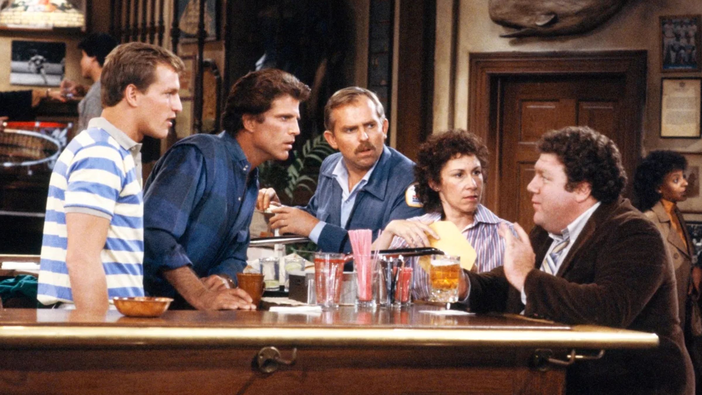 Frasier's Breakout Character Is The Key To Connecting The Cheers Reboot ...