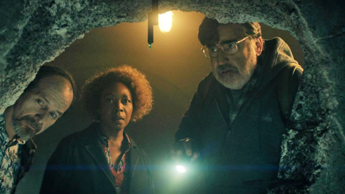 Netflix's New Sci-Fi Hit Praised by Stephen King Officially Passes a ...